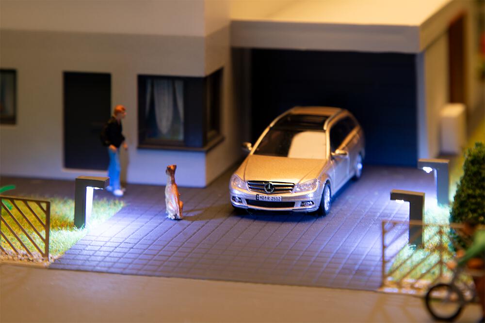 Faller 180136: LED path light, anthracite, warm white, 3 units – Ajckids