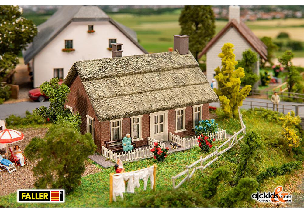 Faller 131318: North German thatched house – Ajckids