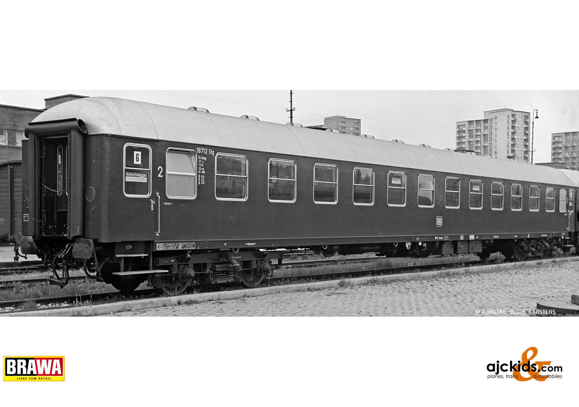 The Brawa Passenger Coach B4ümg-54 DB, Era III 75.62 at Ajckids.com