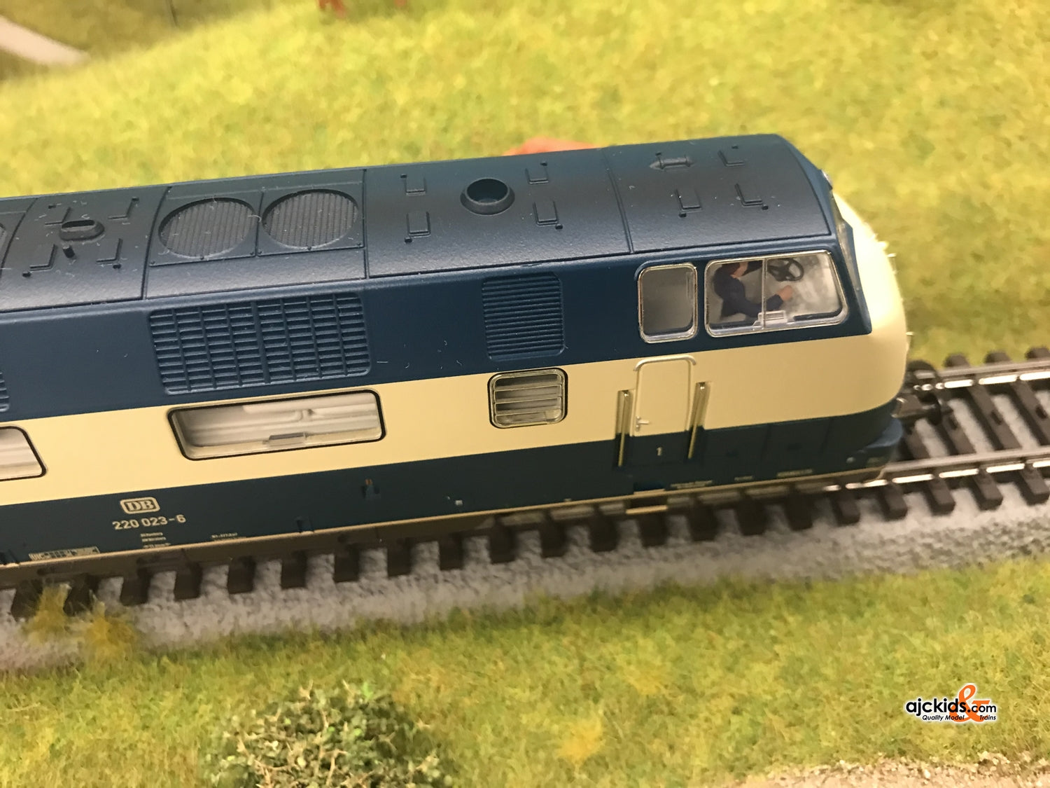 Marklin 37807 Class V 200.0 Diesel Locomotive – Ajckids