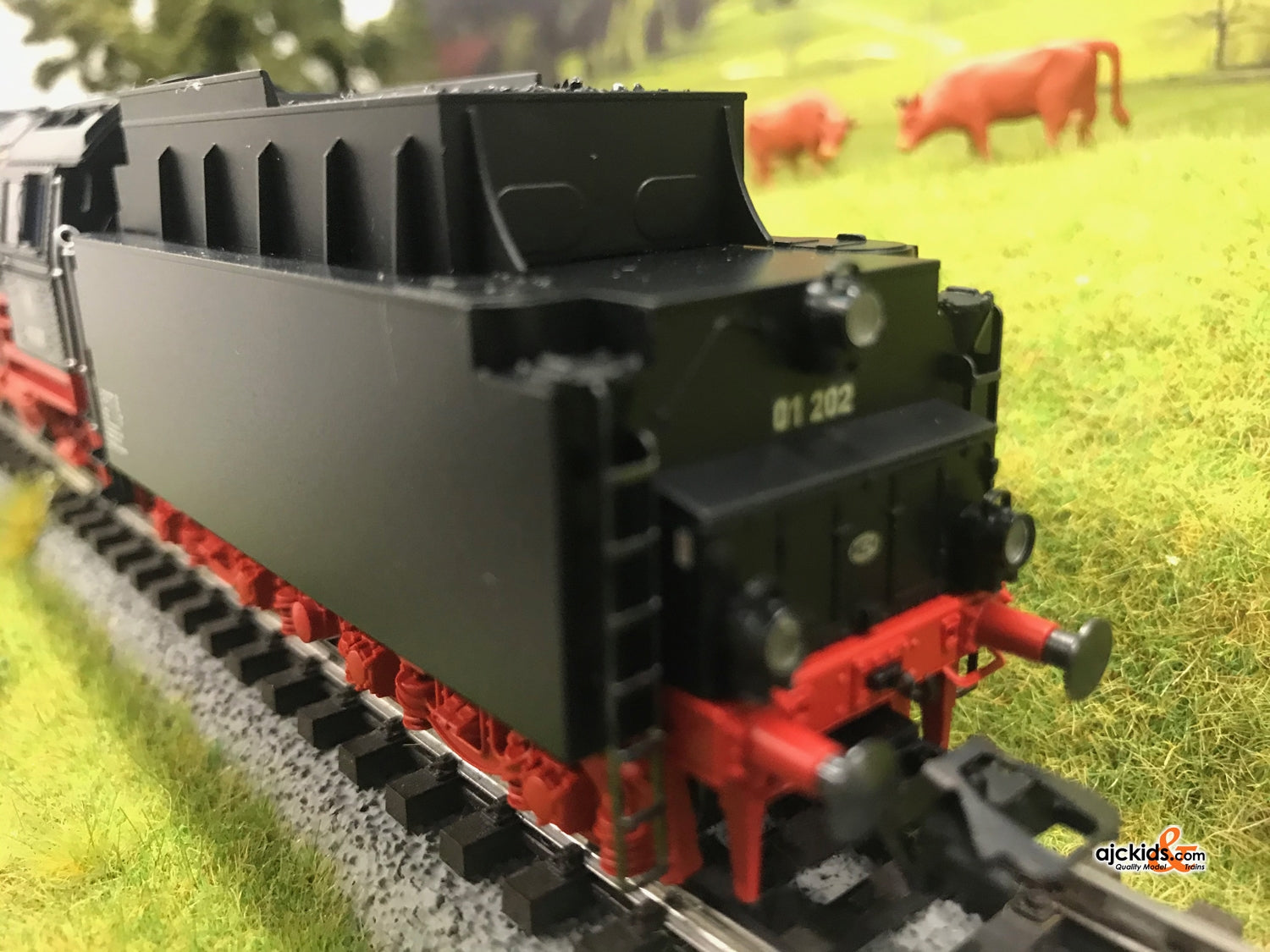 Marklin 39005 Express Steam Locomotive with a Tender, Road Number 01 ...